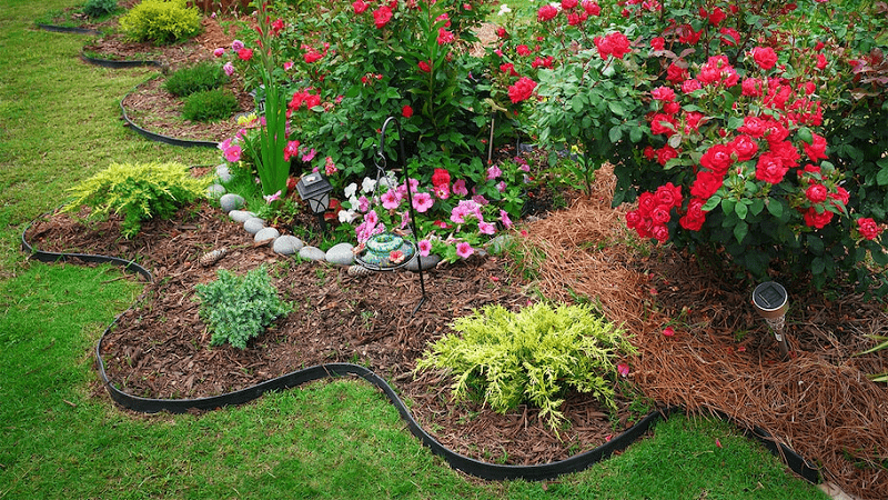 10 Simple, Beautiful Garden and Lawn Edging Ideas - the decorholic