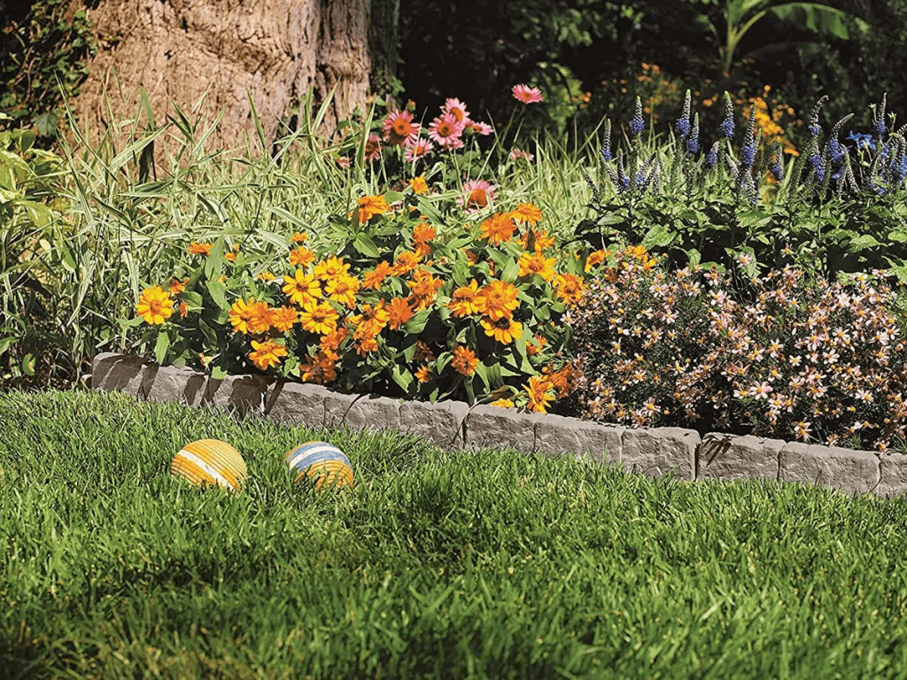 10 Simple, Beautiful Garden and Lawn Edging Ideas - the decorholic