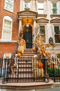 Best Haunted Porch Decorating Ideas - the decorholic